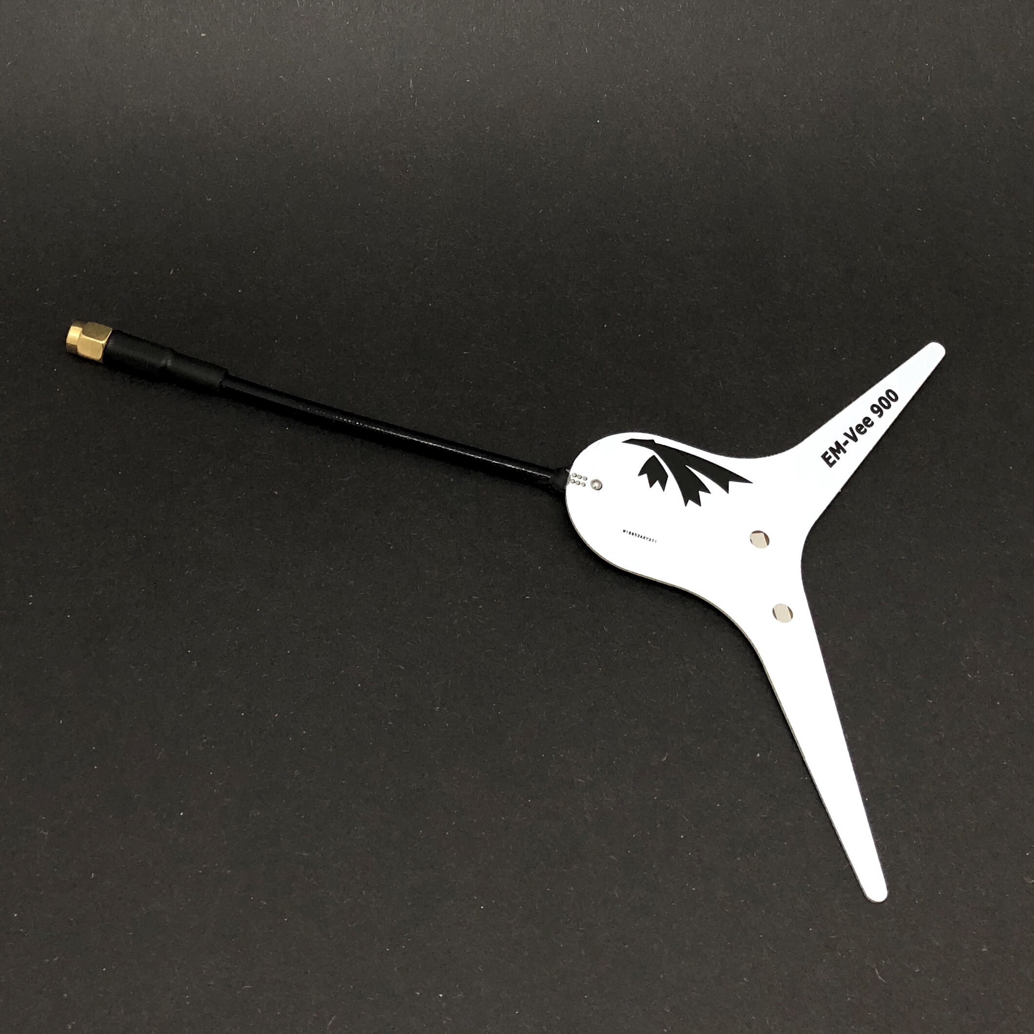 EM-Vee 900 SMA rigid – TrueRC Canada